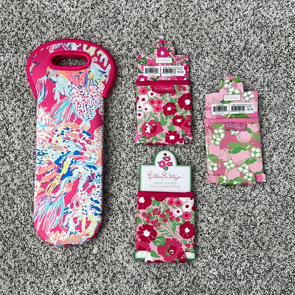 Lilly Pulitzer | Dining | Lilly Pulitzer Wine Tote 3 Drink Huggers ...
